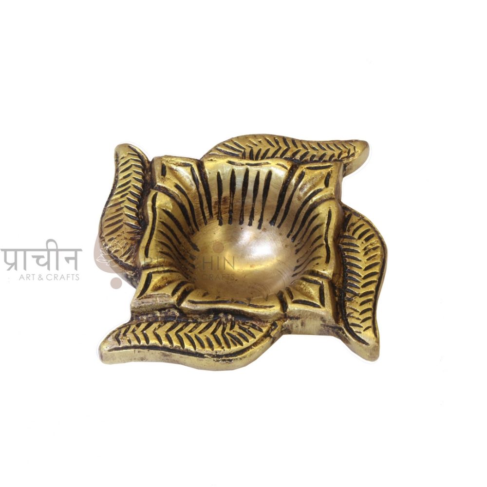 Swastik Deepa – Prachin Art and Crafts